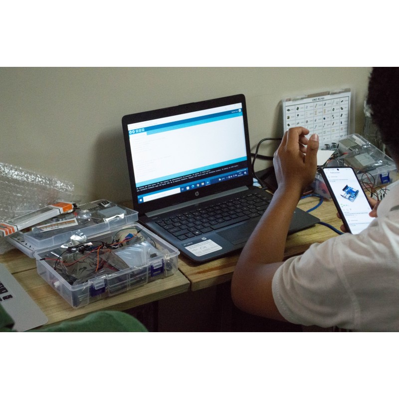 Curso-Taller de Electronica Basica con Microcontroladores (2023)